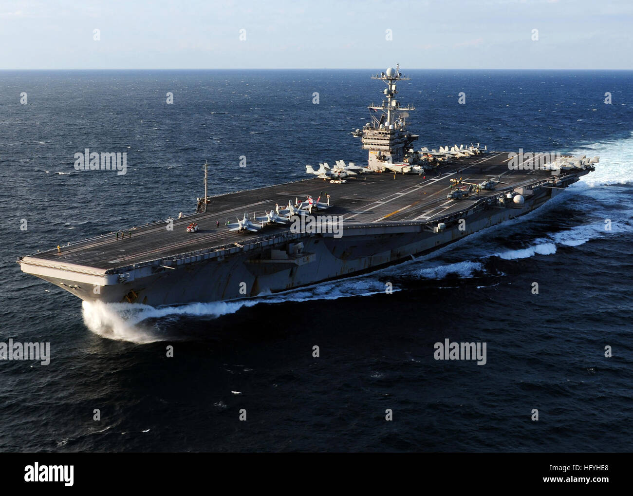Uss george washington cvn 76 hi-res stock photography and images - Alamy