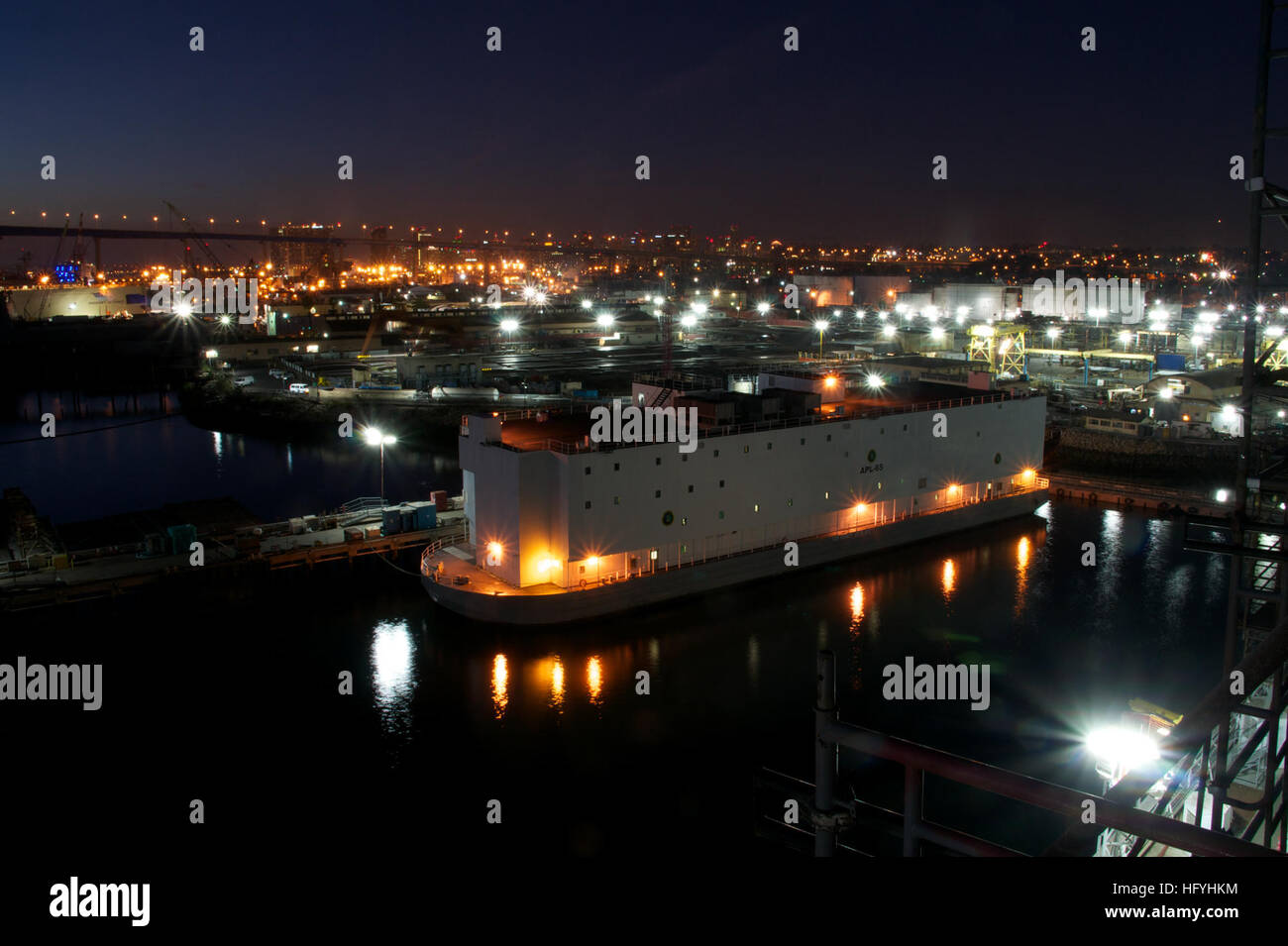 101208-N-9643K-795 SAN DIEGO (Dec. 8, 2010) The Messing and Berthing ...