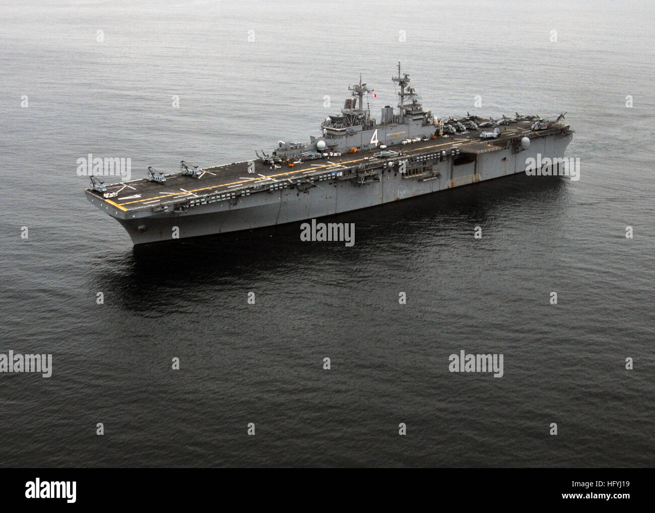 101214-N-1722W-128 PACIFIC OCEAN (Dec. 14, 2010) The amphibious assault ...