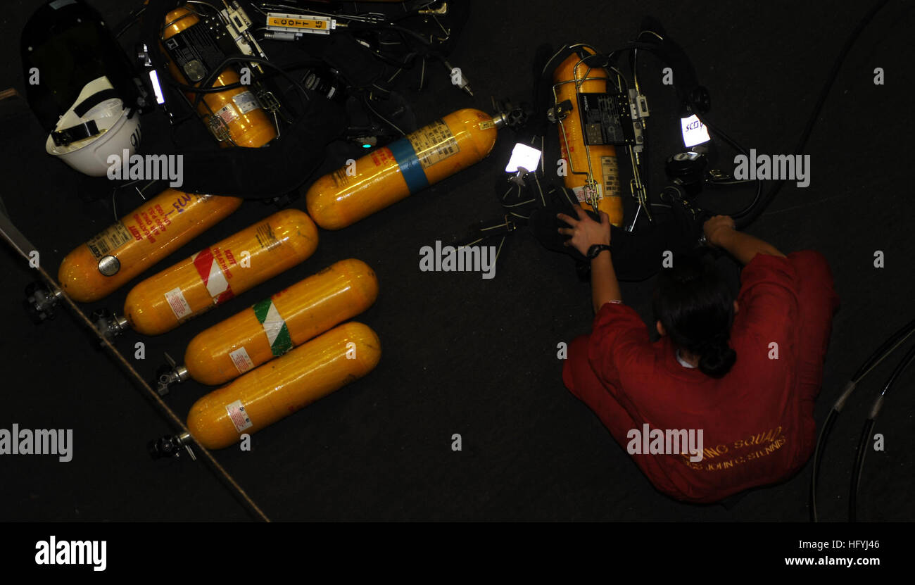 101216-N-2475A-294 PACIFIC OCEAN (Dec. 16, 2010) Damage Controlman 3rd ...