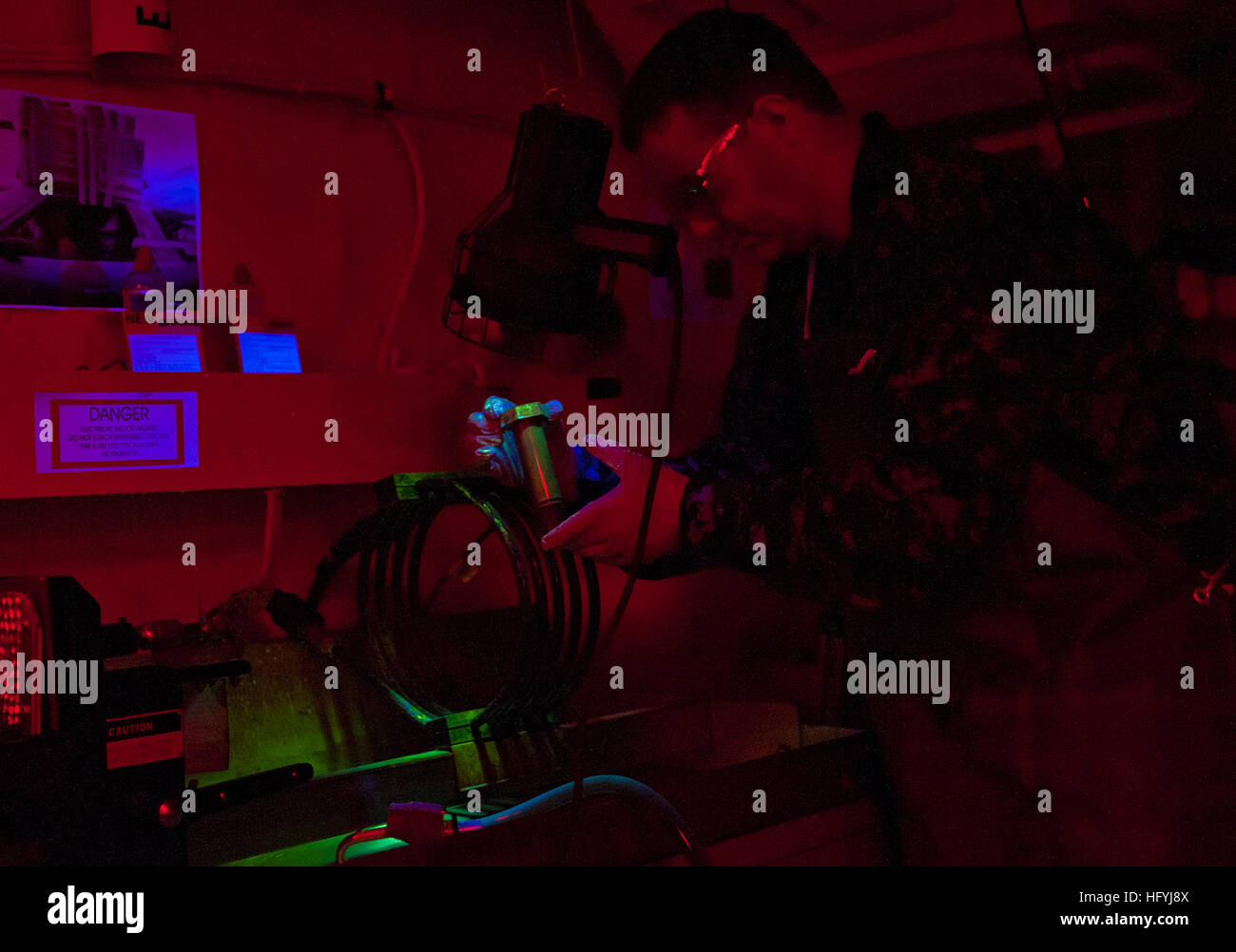 Magnetic particle inspection hi-res stock photography and images - Alamy