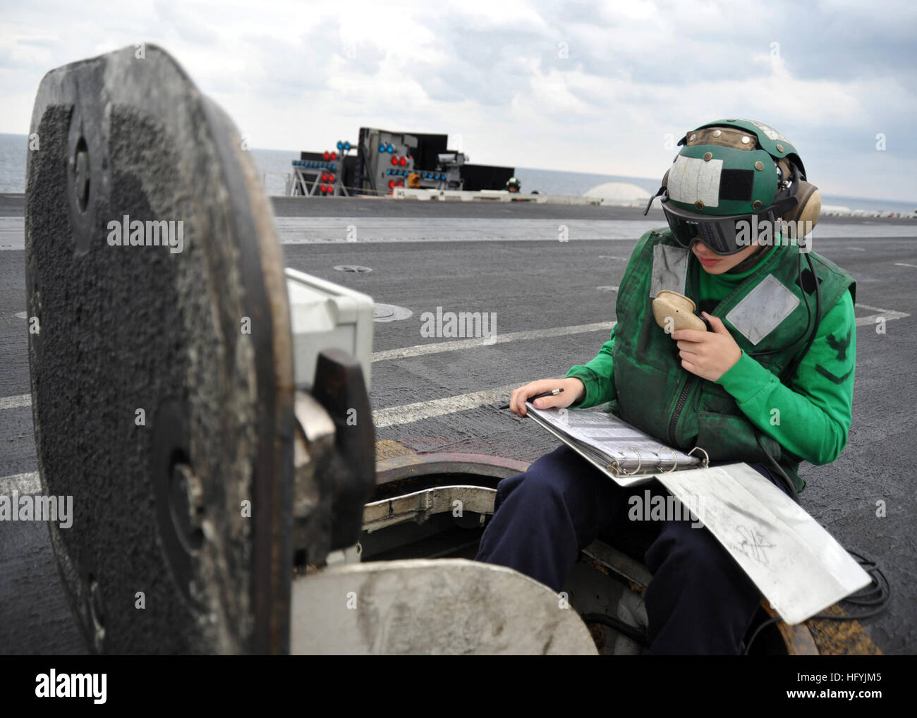 Us navy deck crew members hi-res stock photography and images - Alamy