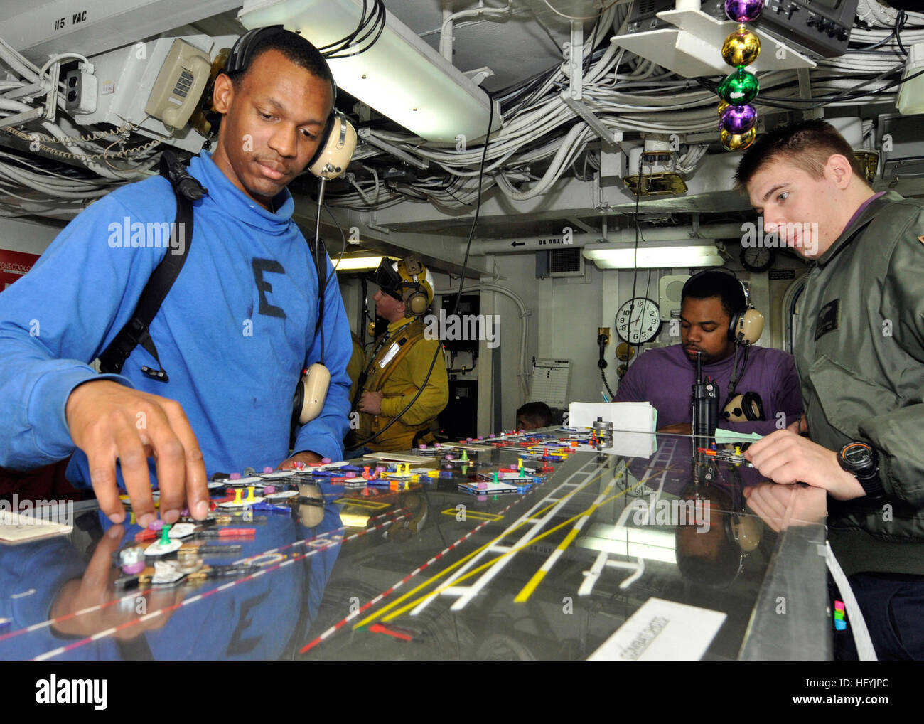 Control center us aircraft carrier hi-res stock photography and images ...