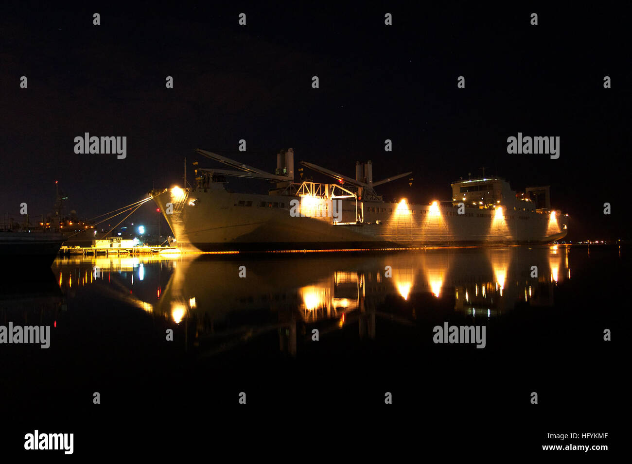 Usns bob hope t akr 300 hi-res stock photography and images - Alamy
