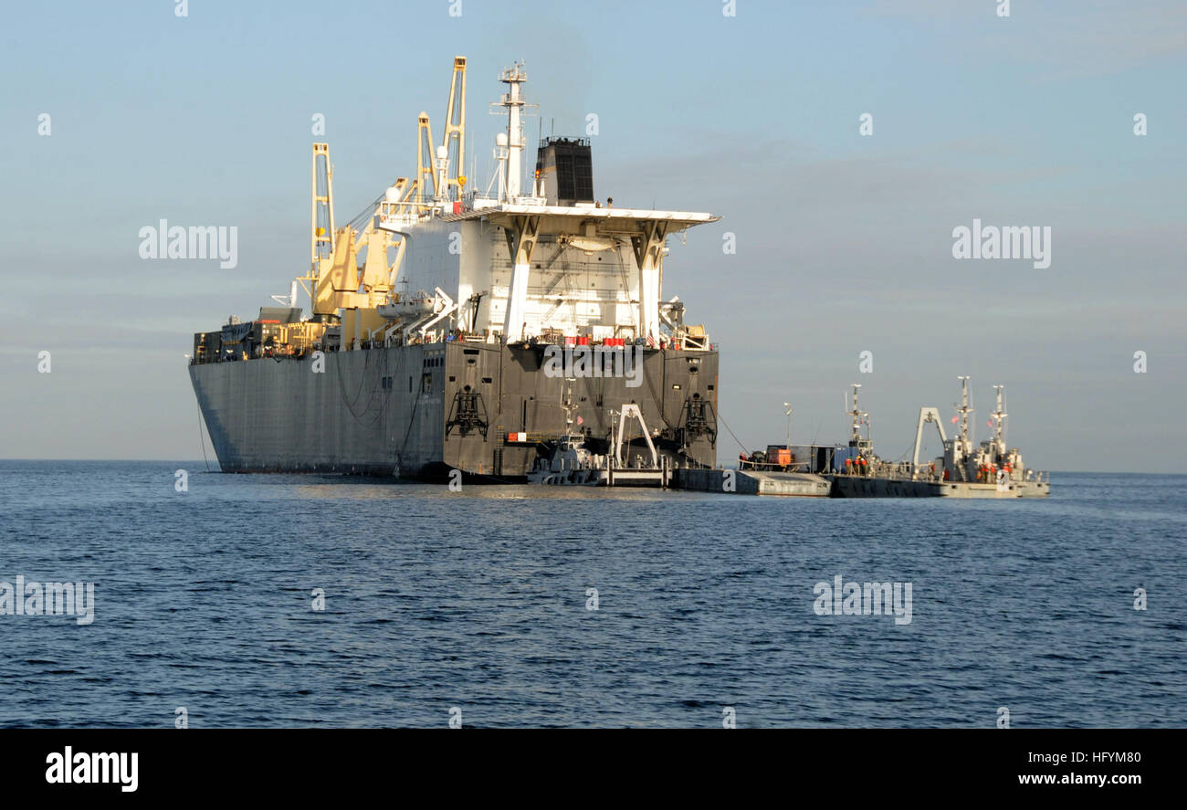 Us military person ship hi-res stock photography and images - Alamy