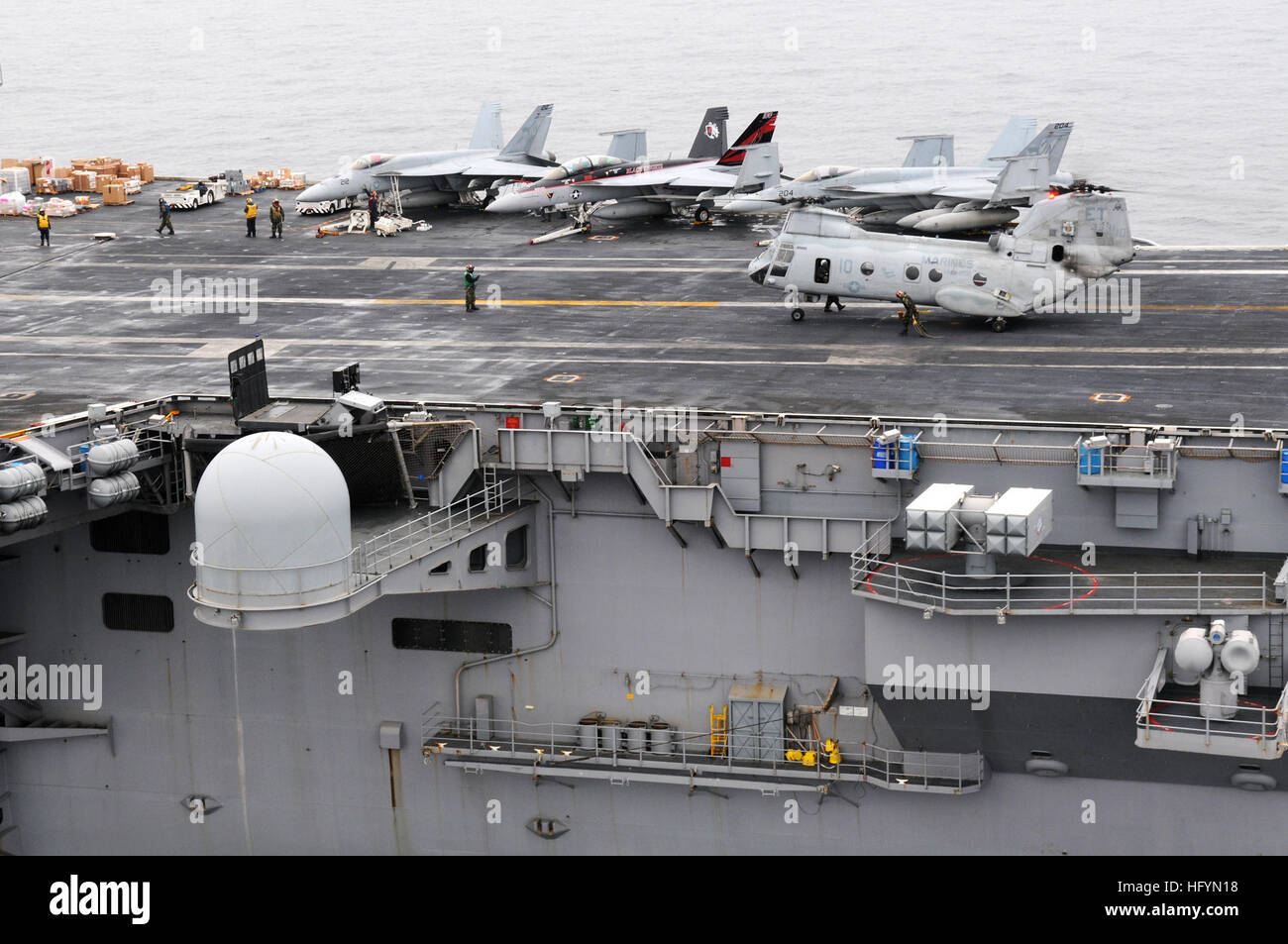 Marine aircraft group 36 sea knight helicopter hi-res stock photography ...