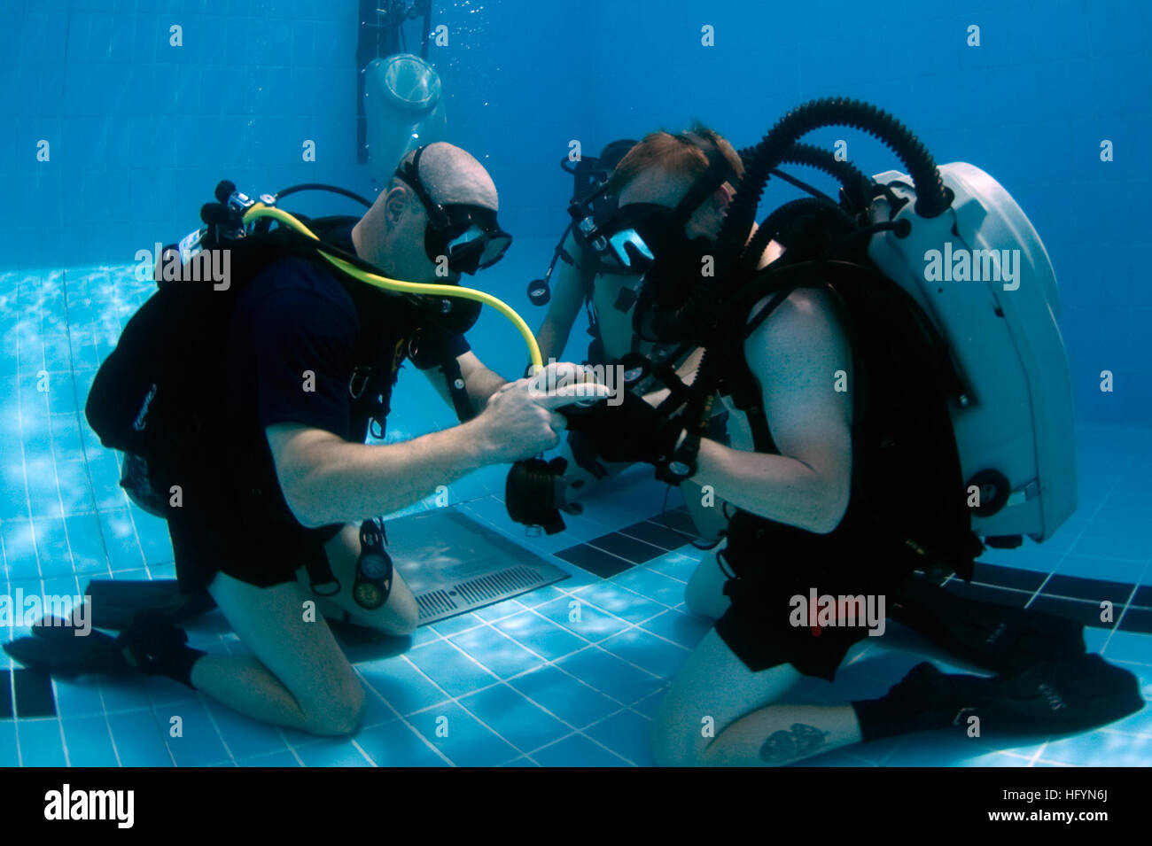 Mk 16 mod 1 underwater breathing apparatus hi-res stock photography and ...