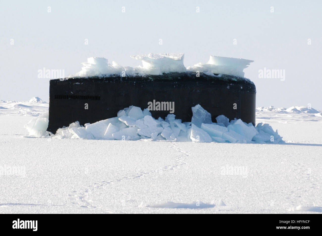 Us navy submarine ice hi-res stock photography and images - Alamy
