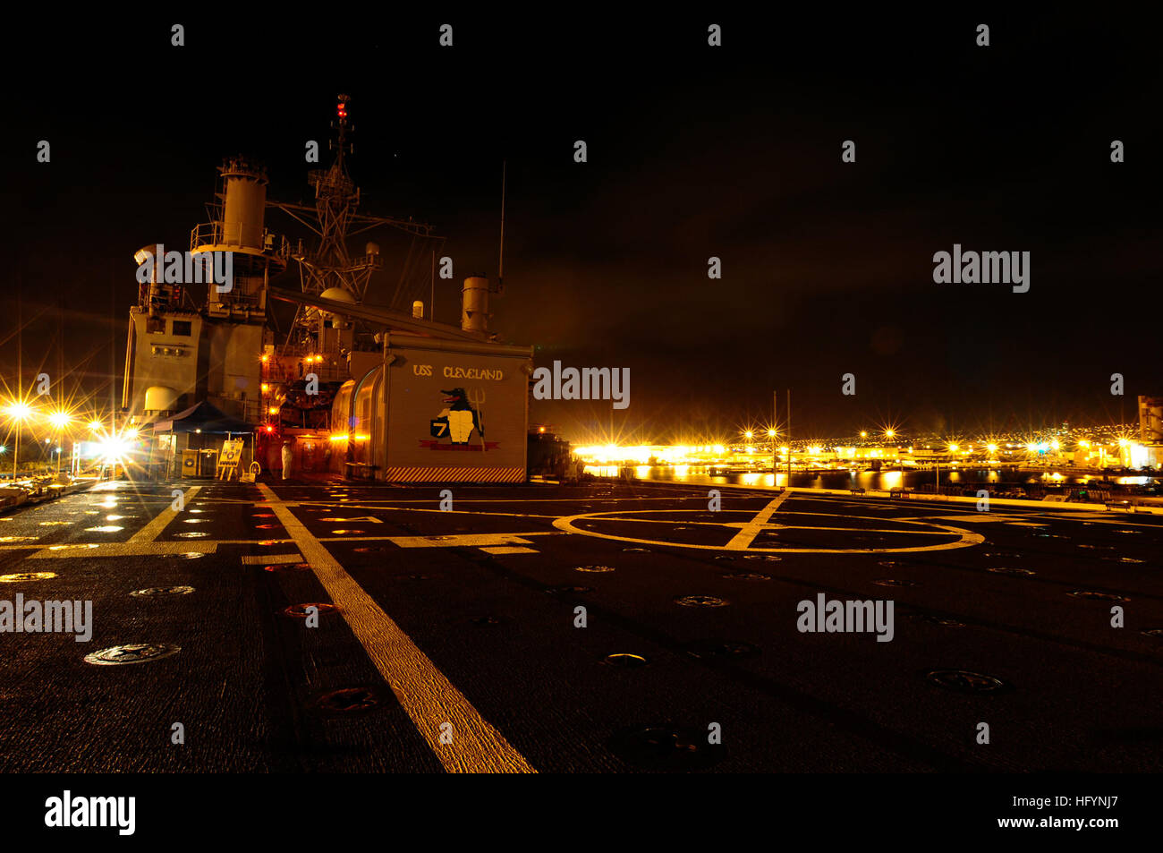 Uss cleveland lpd 7 hi-res stock photography and images - Alamy