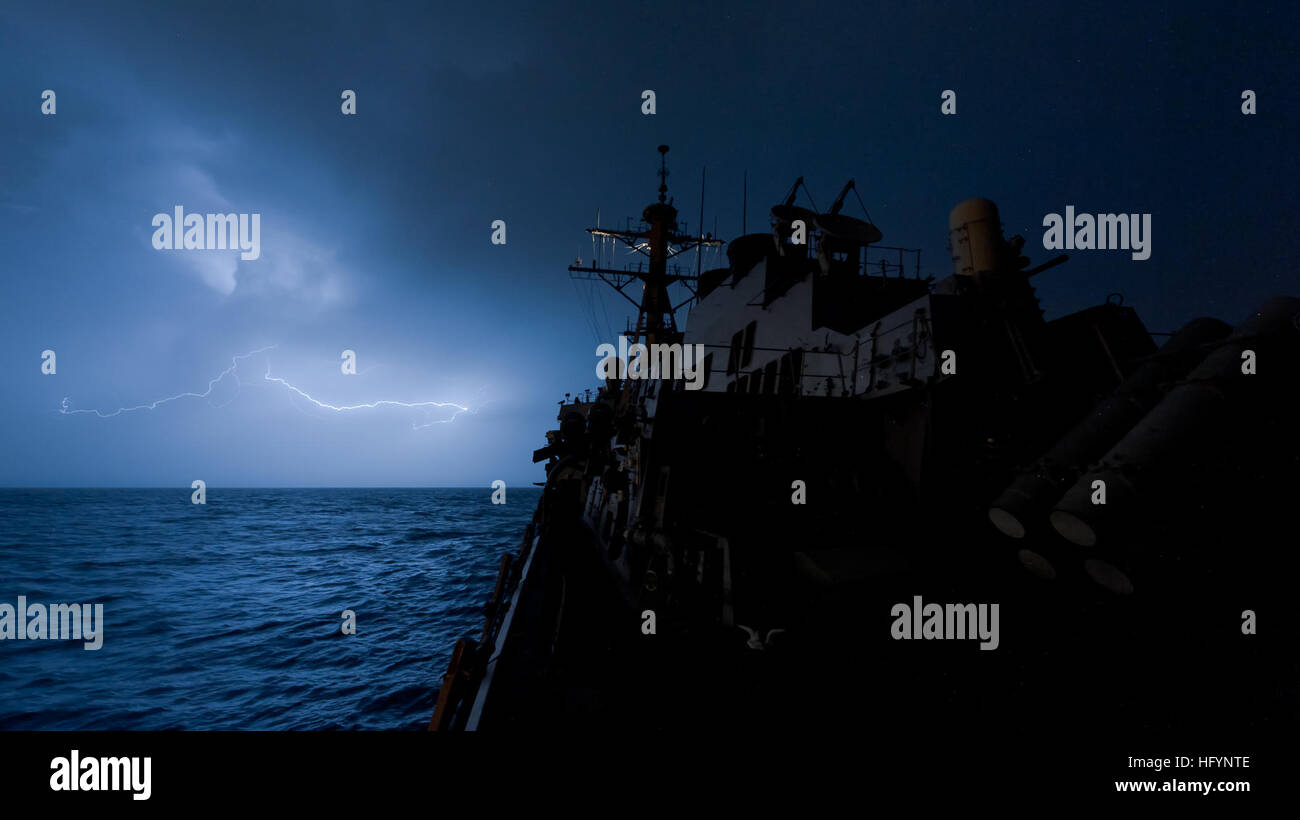 Aegis destroyer uss higgins ddg 76 hi-res stock photography and images ...