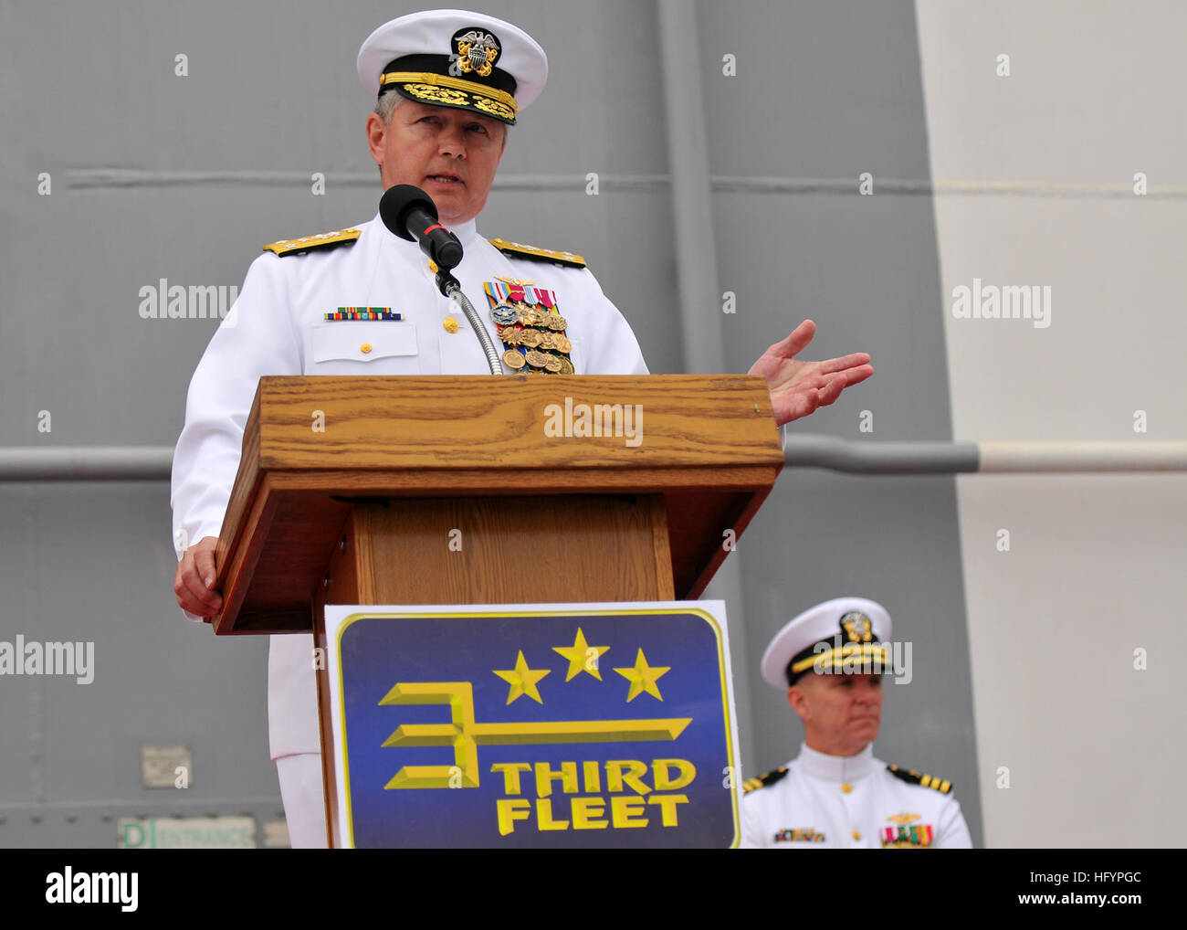 U s navy vice adm richard w hunt hi-res stock photography and images ...