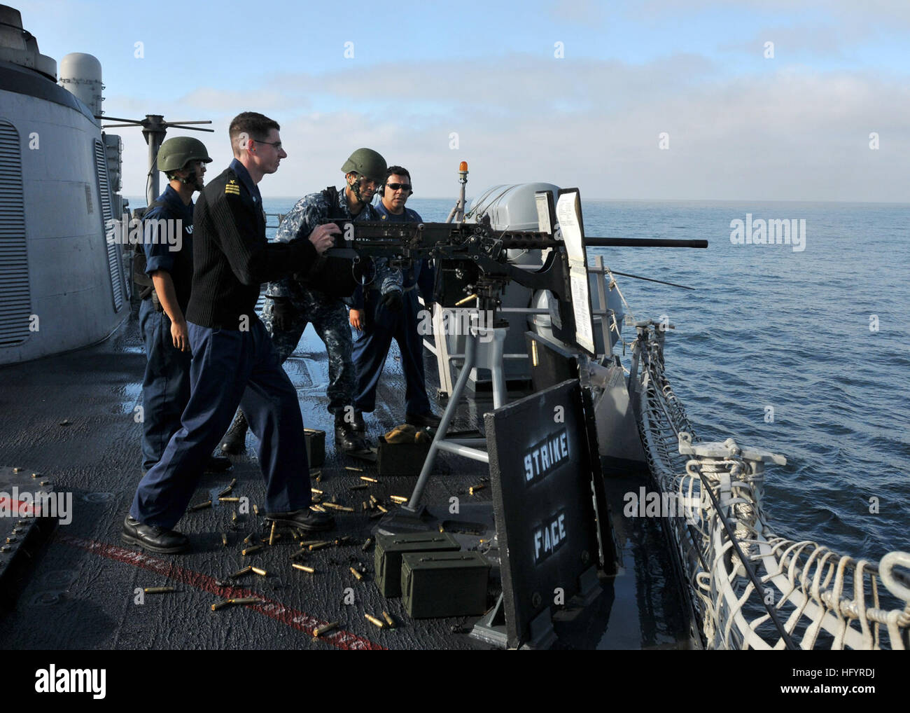 Uss thach ffg 43 hi-res stock photography and images - Alamy