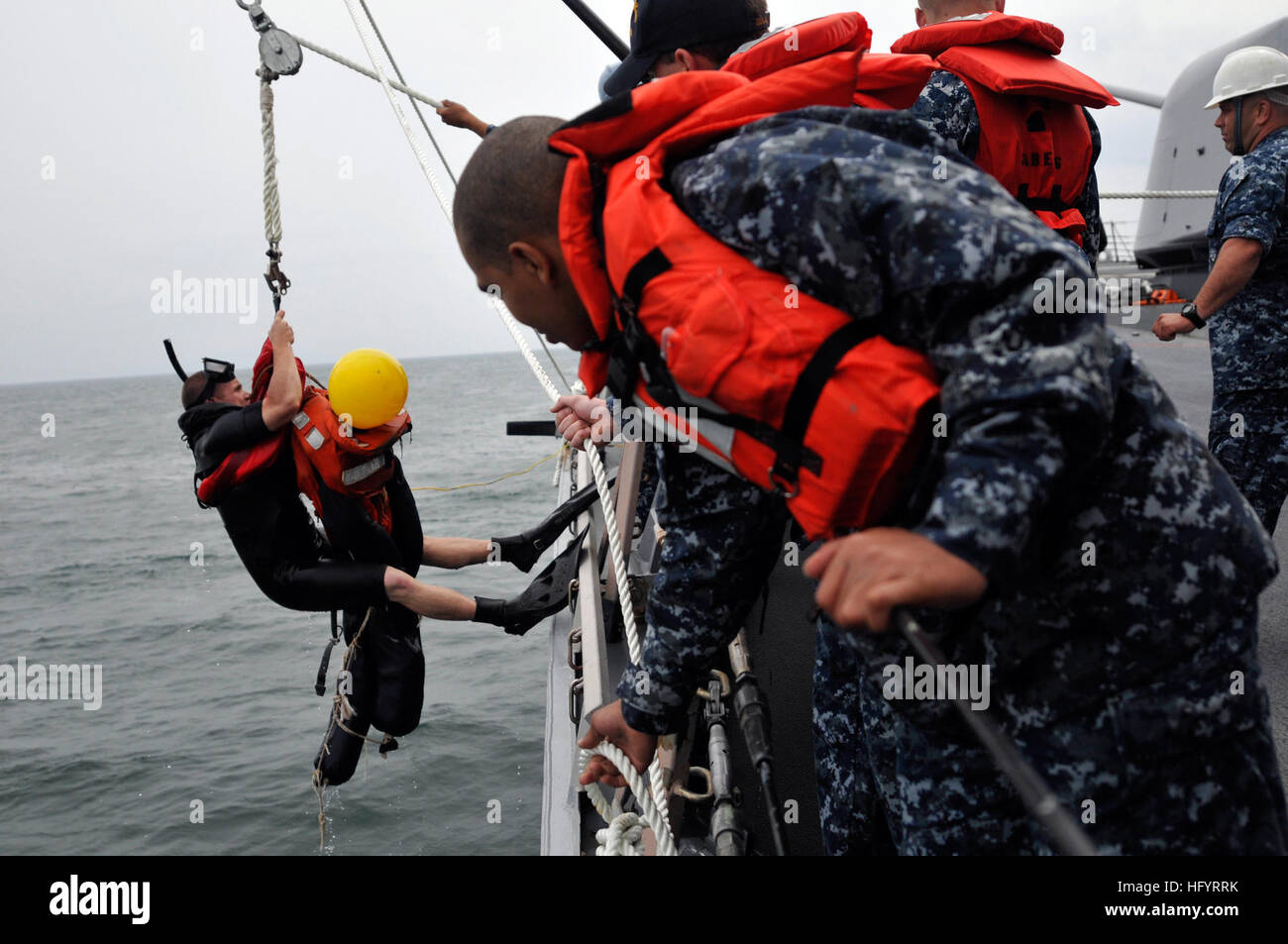 110517-N-WW409-379 YOKOSUKA, Japan (May 17, 2011) Search and rescue ...