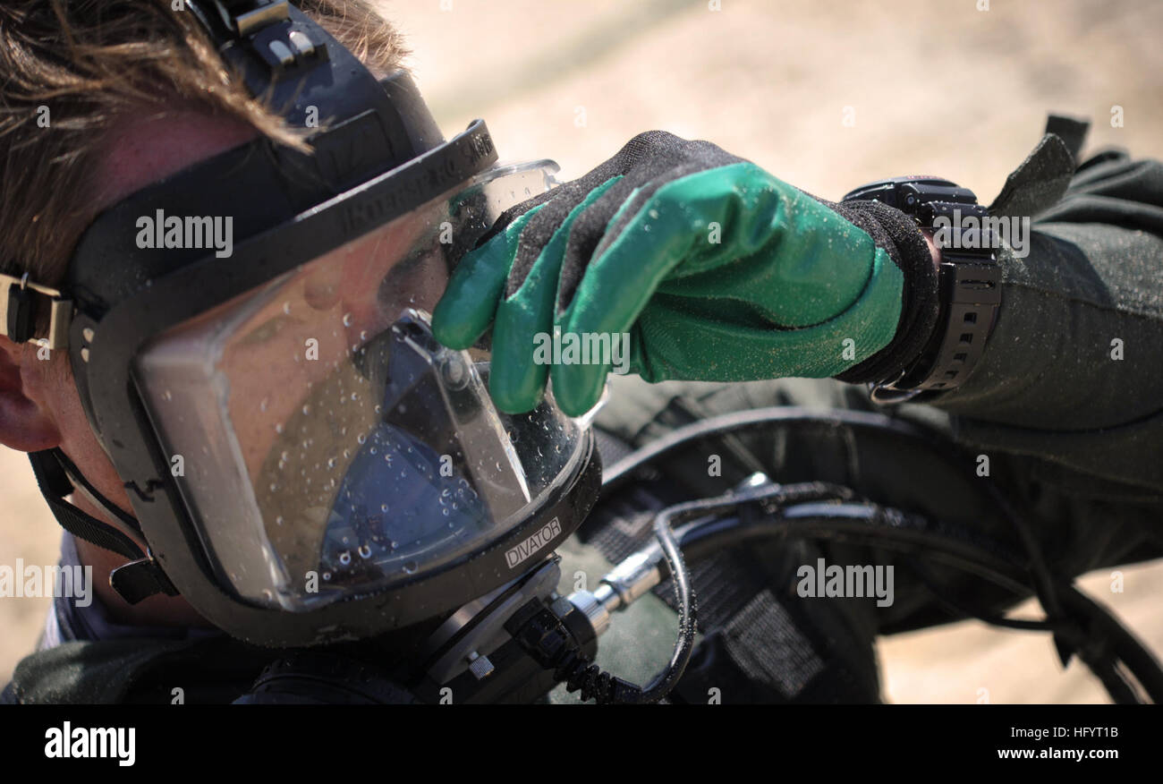 Communication in vietnam war hi-res stock photography and images - Alamy