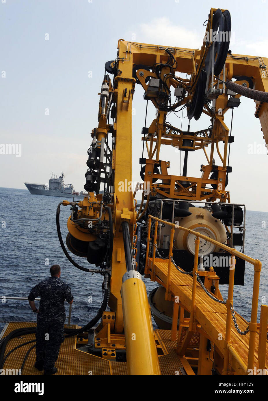 110530-N-BA263-267 MEDITERRANEAN SEA (May 30, 2011) Cmdr. David Lemly, commander of Deep ...