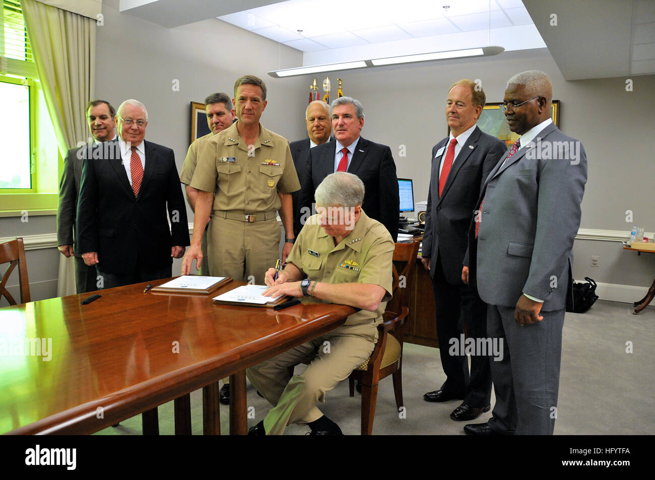 Chief naval operations support hi-res stock photography and images - Alamy