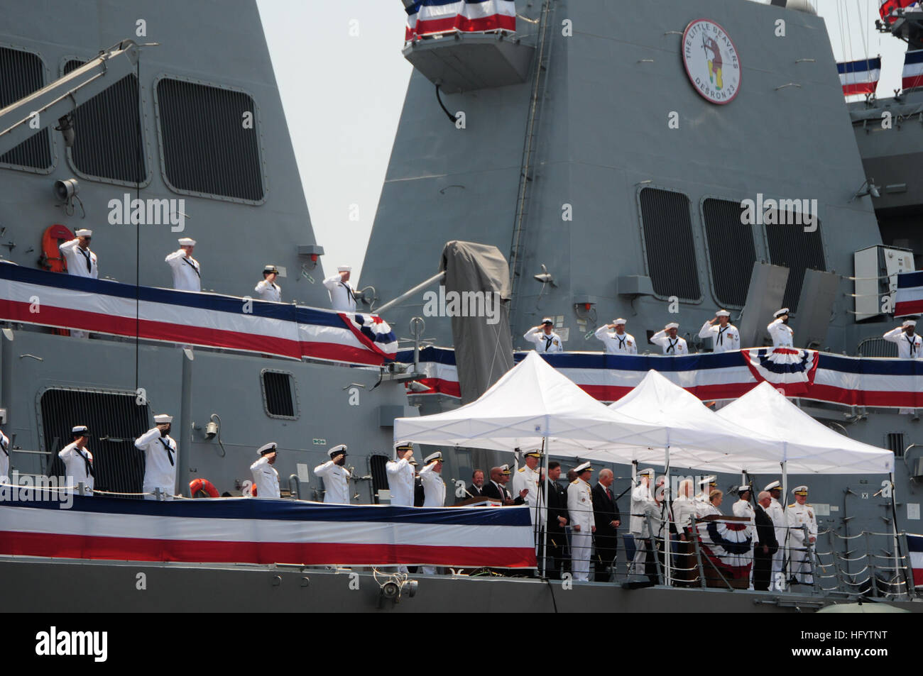 Uss william p lawerence ddg 110 hi-res stock photography and images - Alamy