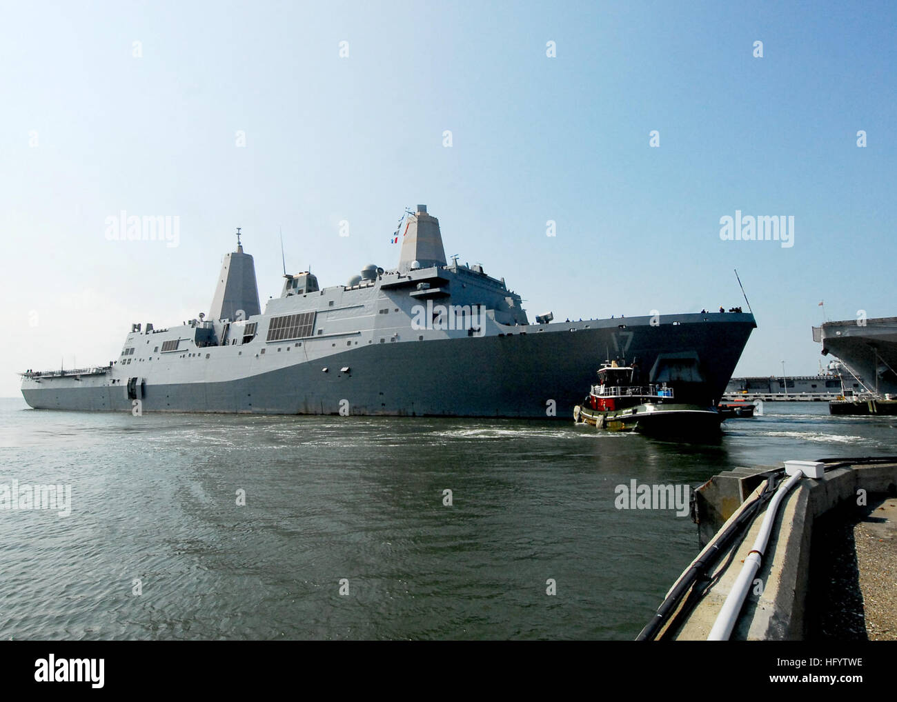 110606-N-YT478-021 Norfolk (June 6, 2011) The amphibious transport dock ...