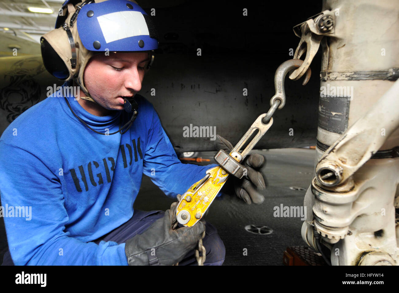 Chains an f a 18c hornet hi-res stock photography and images - Alamy