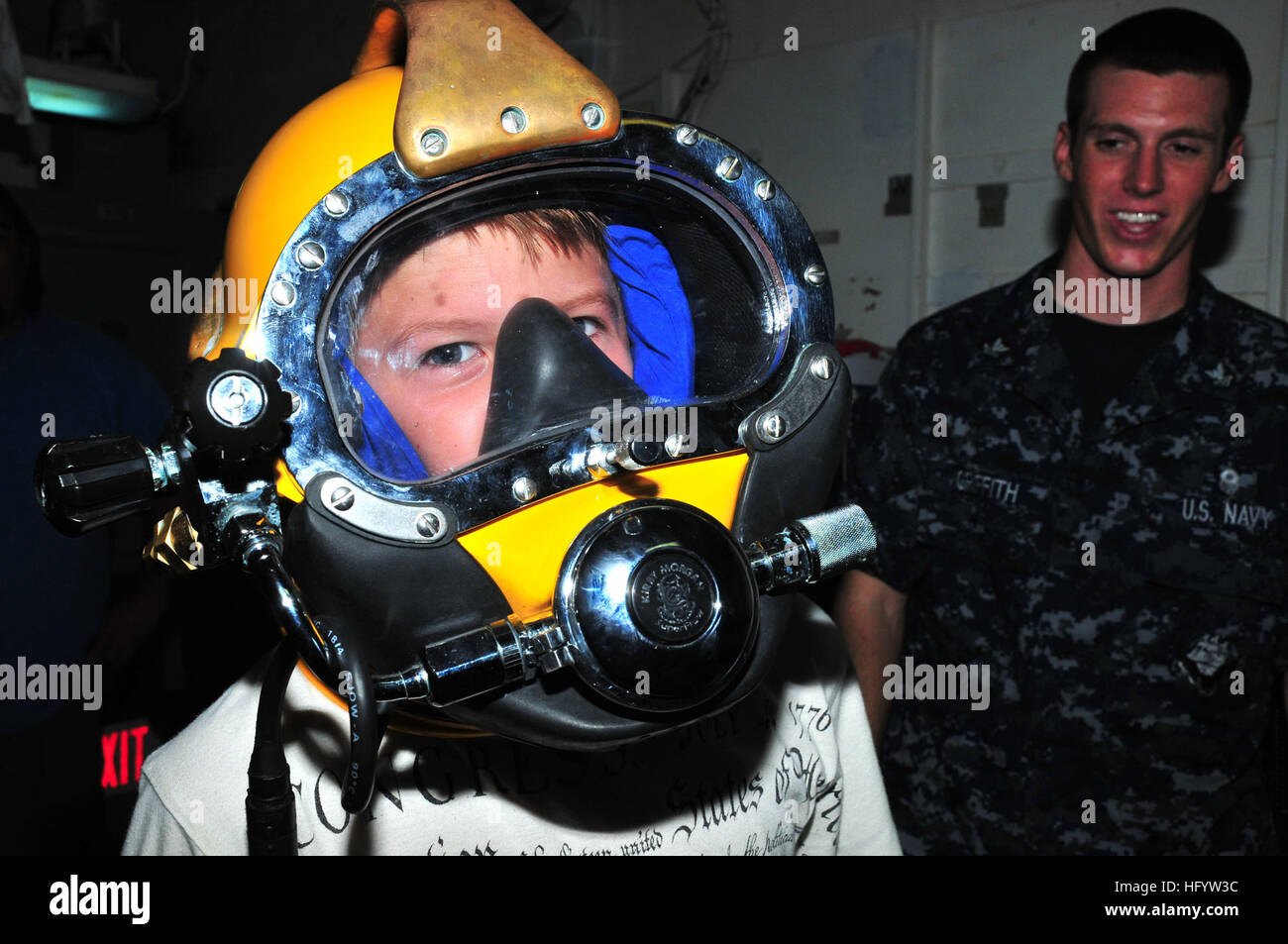 110609-N-BT122-635 PHILIPPINE SEA (June 9, 2011) Navy Diver 2nd Class ...