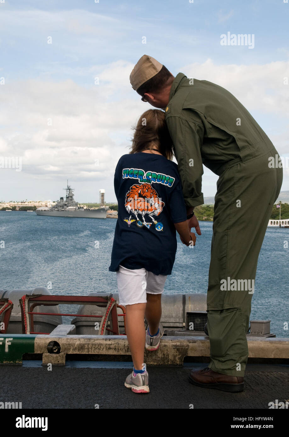U s navy lt cmdr christopher hi-res stock photography and images - Alamy
