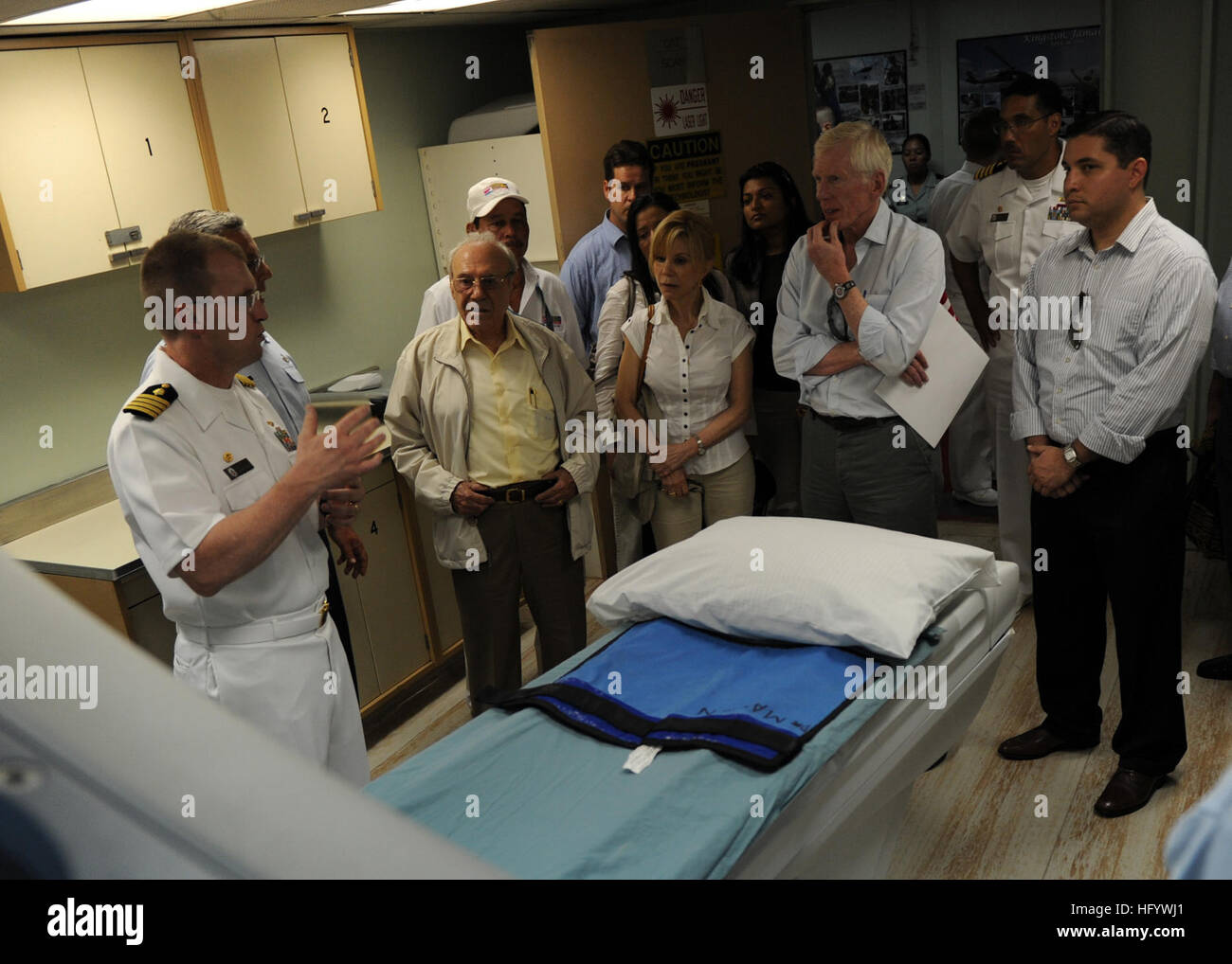 110620-N-QD416-081 SAN JUAN DEL SUR, Nicaragua (June 20, 2011) Capt ...