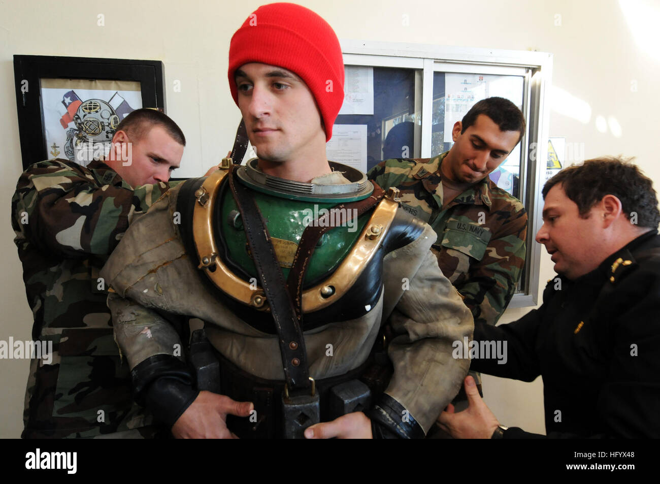 Mark v diving suit hi-res stock photography and images - Alamy