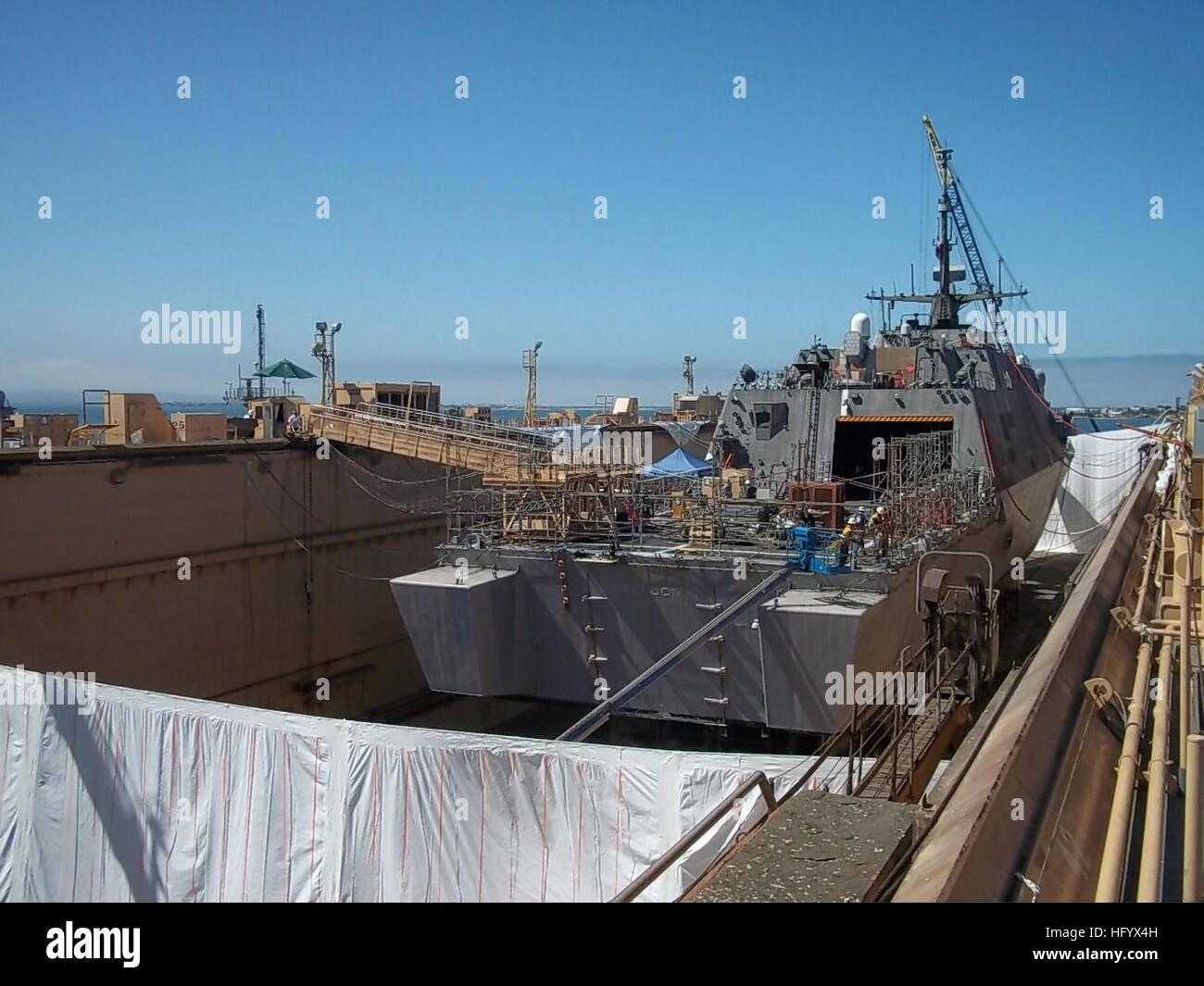 Dock undock hi-res stock photography and images - Alamy