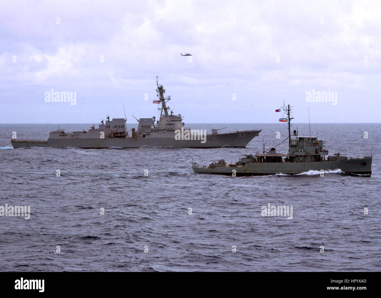 Uss chung hoon ddg 93 philippine navy brp pangasinan ps 31 hi-res stock ...