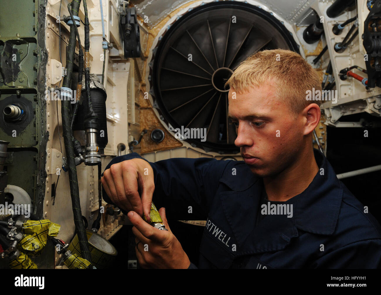 110727-N-XE109-021 ARABIAN SEA (July 27, 2011) Aviation Structural ...