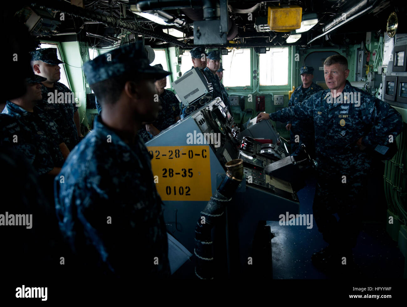 Uss chief mcm 14 hi-res stock photography and images - Alamy