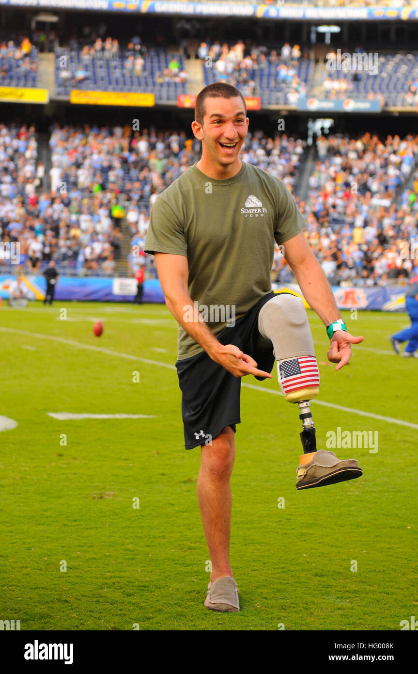 Navy wounded warriors hi-res stock photography and images - Alamy