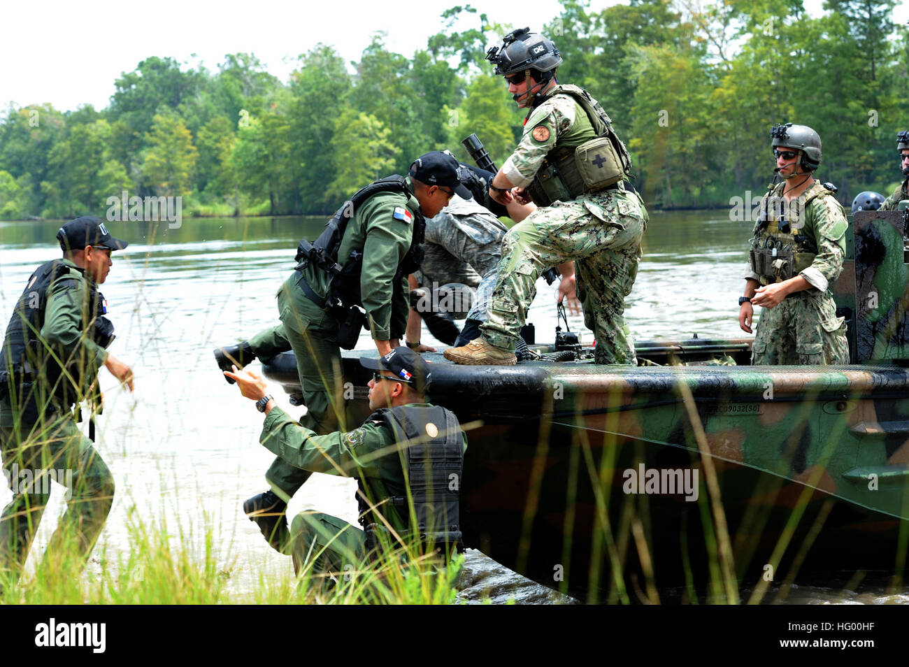 Panamanian national police hi-res stock photography and images - Alamy