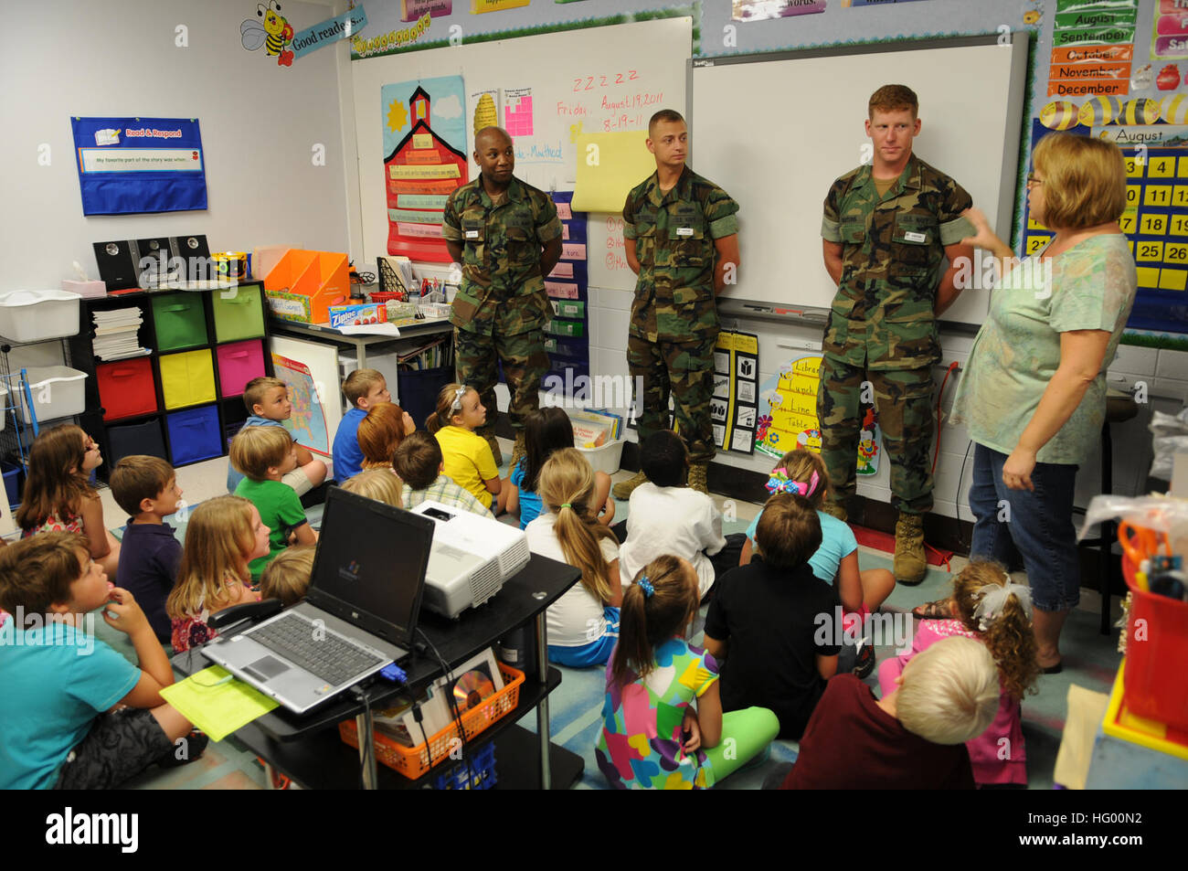 2nd grade classroom hi-res stock photography and images - Alamy
