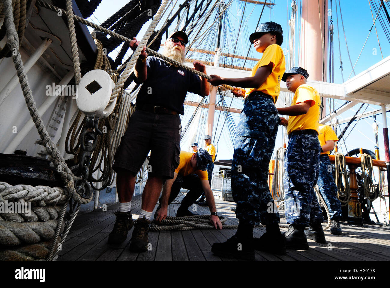 110829-N-KB563-187 SAN DIEGO (Aug. 29, 2011) David Swanson, instructor ...
