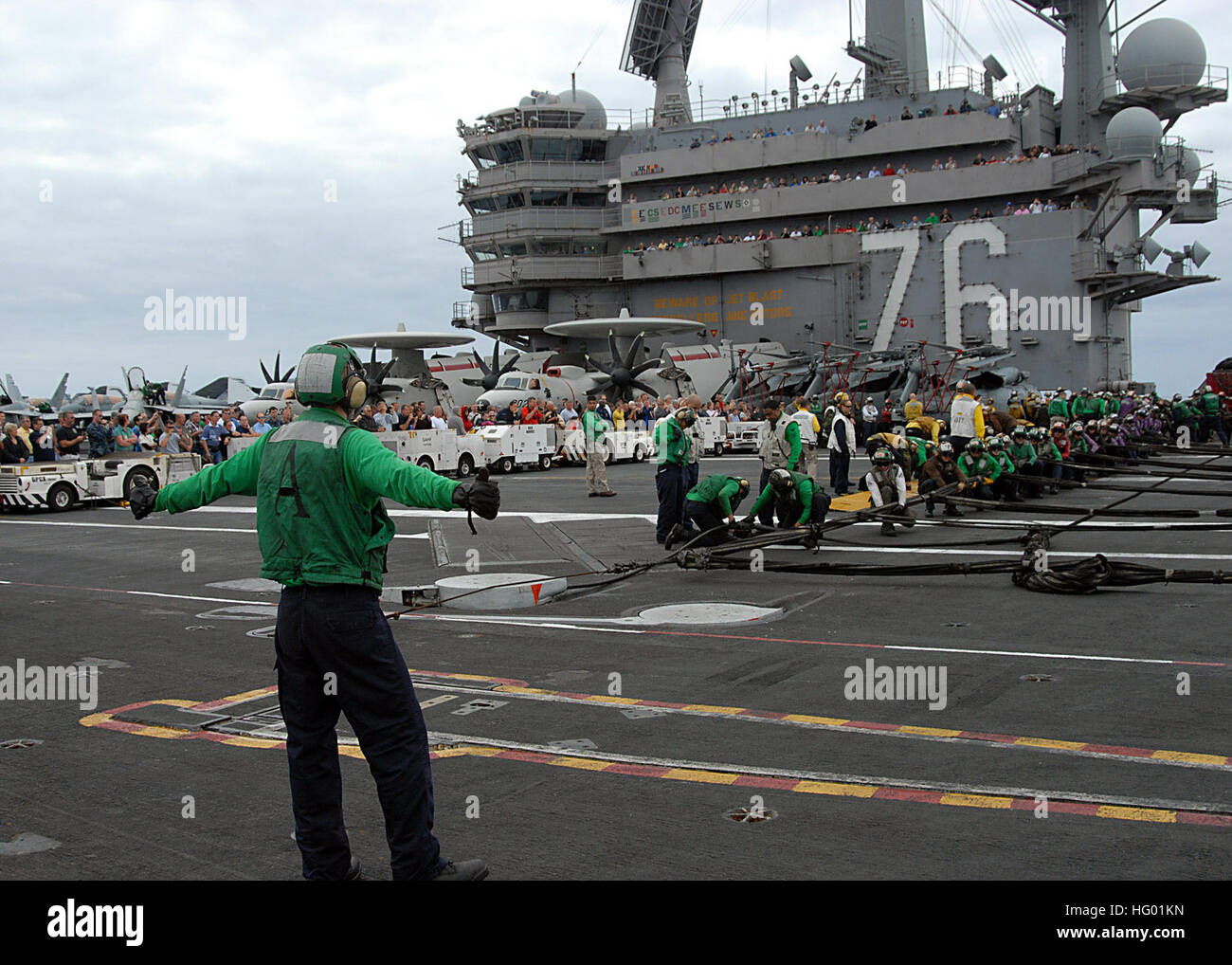 Aircraft barricade hi-res stock photography and images - Alamy