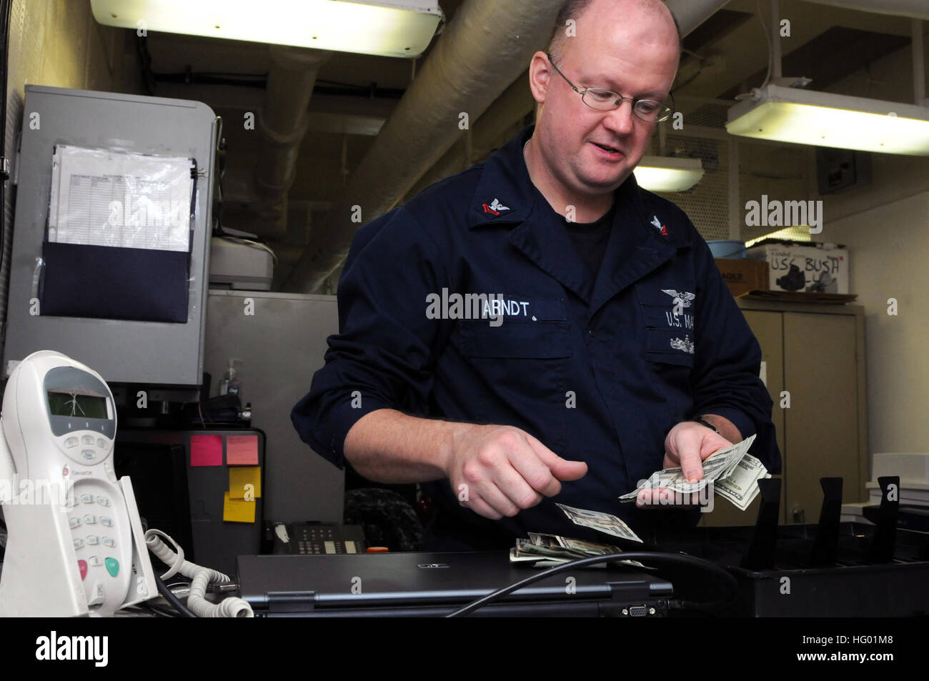 Military disbursing office hi-res stock photography and images - Alamy