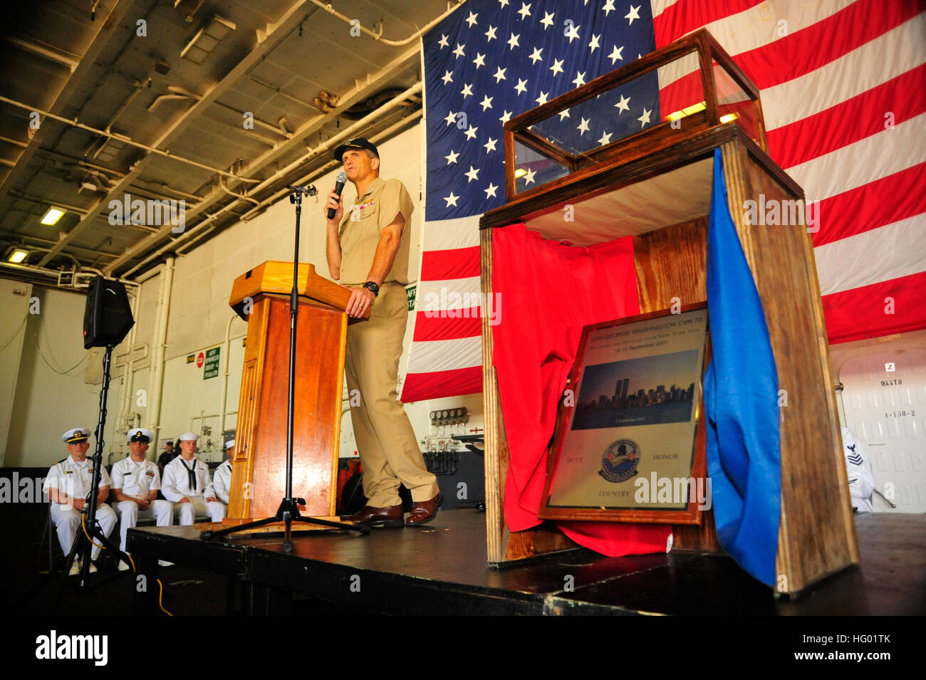 U s navy capt david lausman hi-res stock photography and images - Alamy