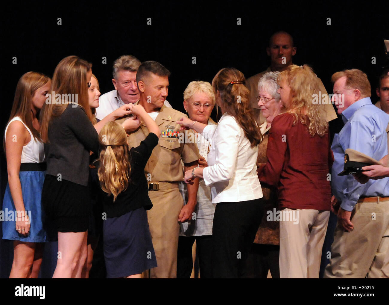 Us navy pinning ceremony hi-res stock photography and images - Alamy