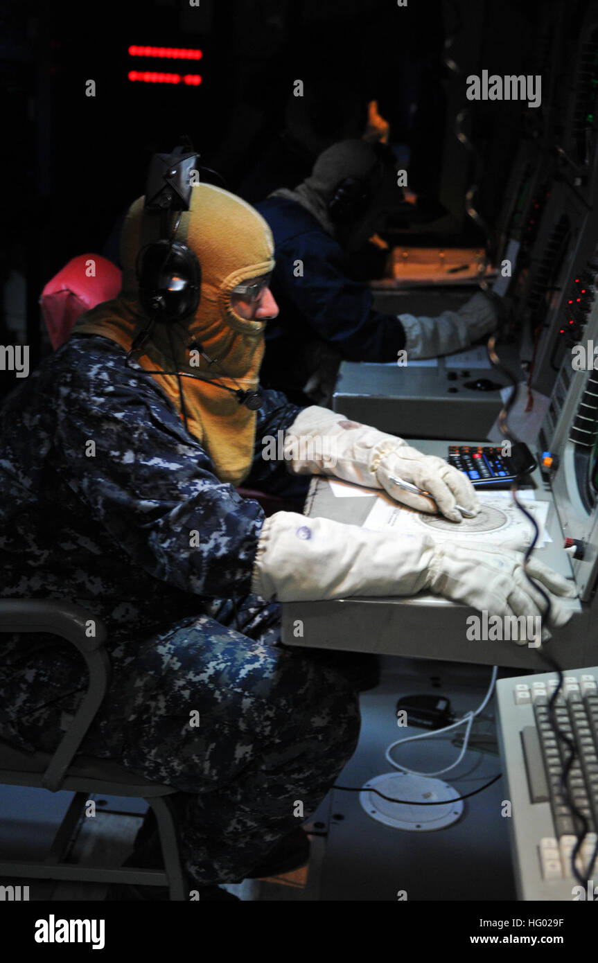 Sonar operator hi-res stock photography and images - Alamy