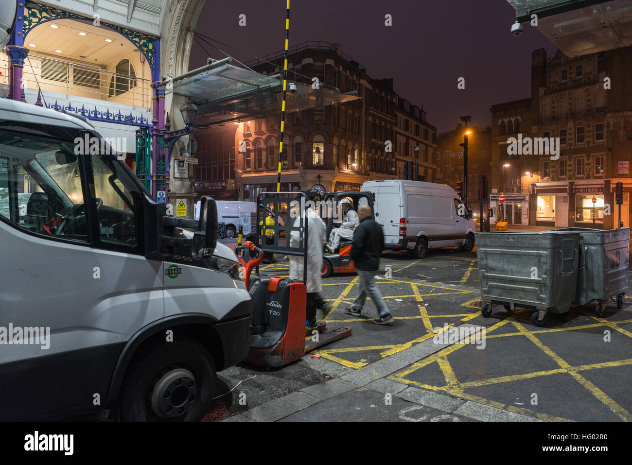Smithfield market london porters hi-res stock photography and images ...
