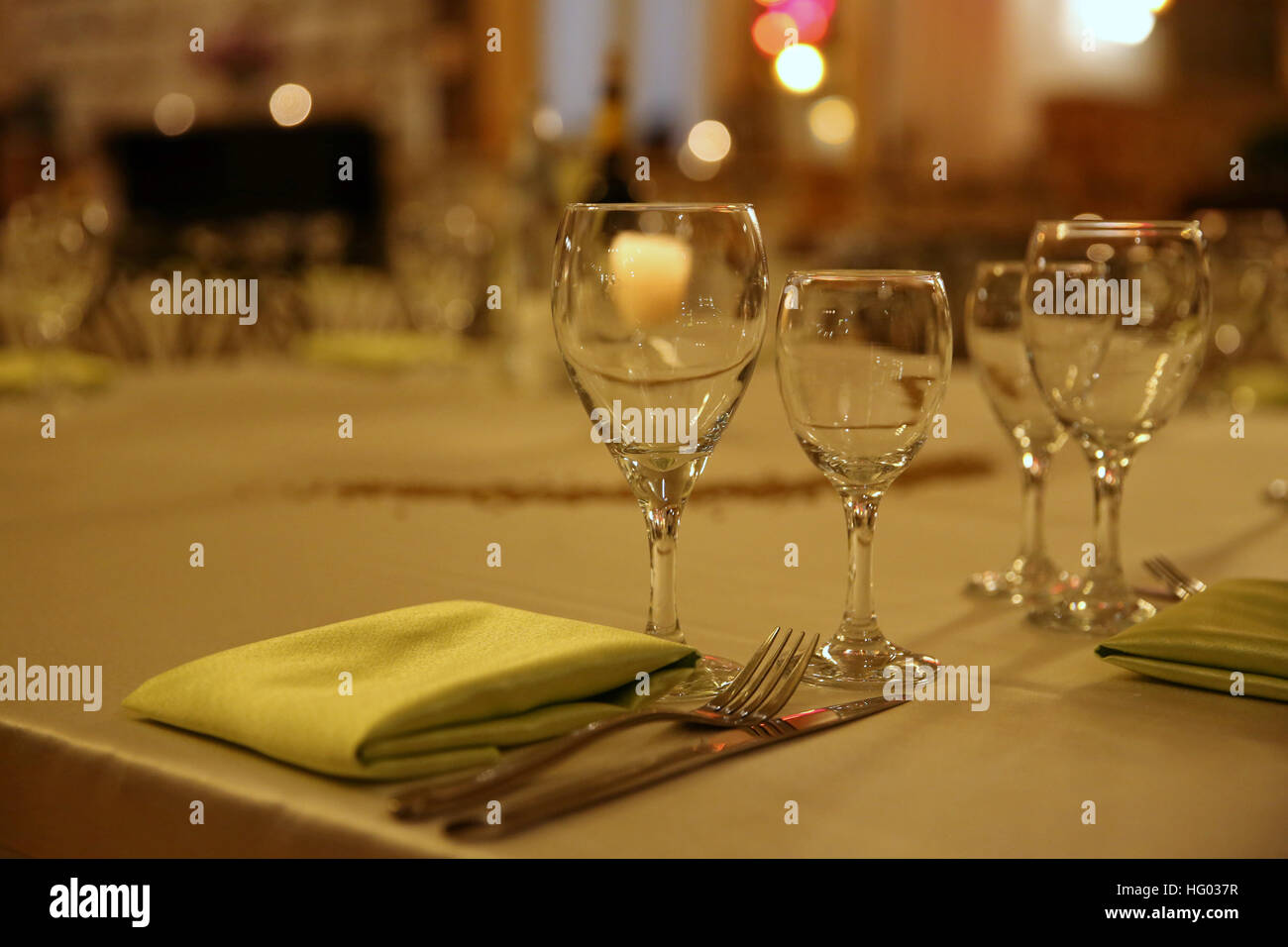 Dim lighting hi-res stock photography and images - Alamy