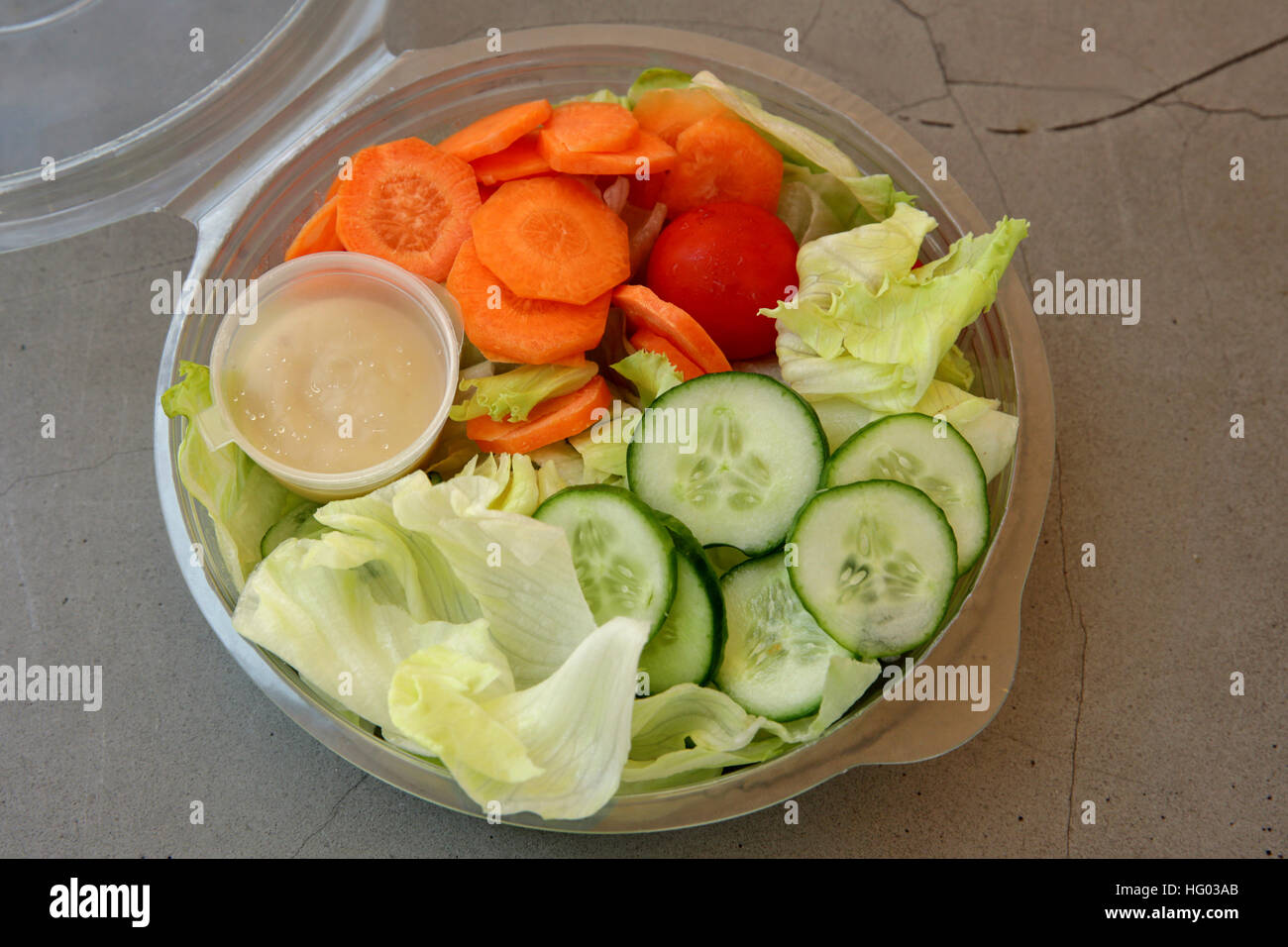 Take away salad hi-res stock photography and images - Alamy