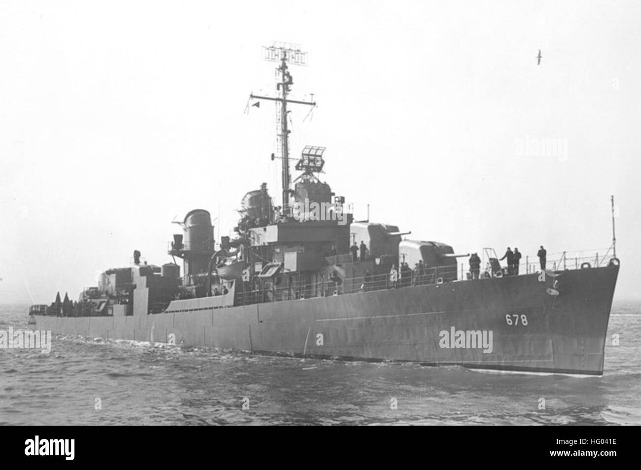 USS McGowan (DD-678) underway on 10 December 1943 Stock Photo - Alamy