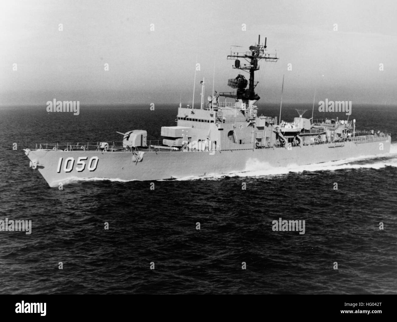 USS Albert David (FF-1050) underway in 1975 Stock Photo - Alamy