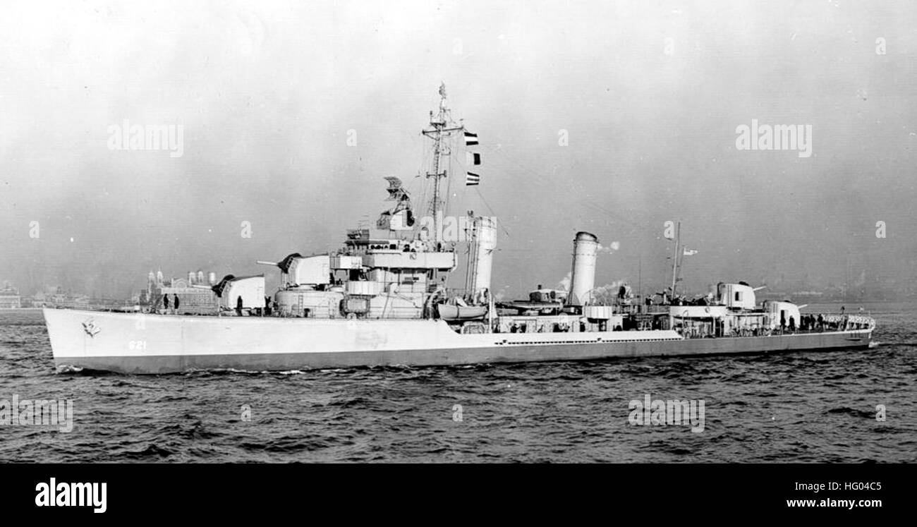 USS Jeffers (DD-621) off the New York Navy Yard on 6 January 1943 Stock ...