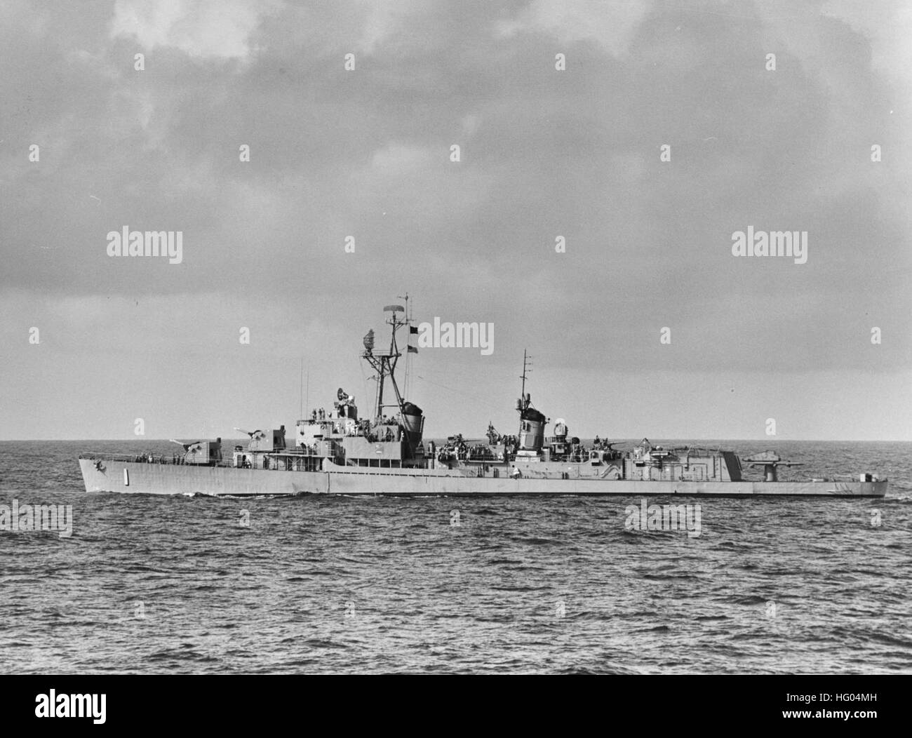 USS Gyatt (DDG-1) underway at sea on 30 June 1961 Stock Photo - Alamy
