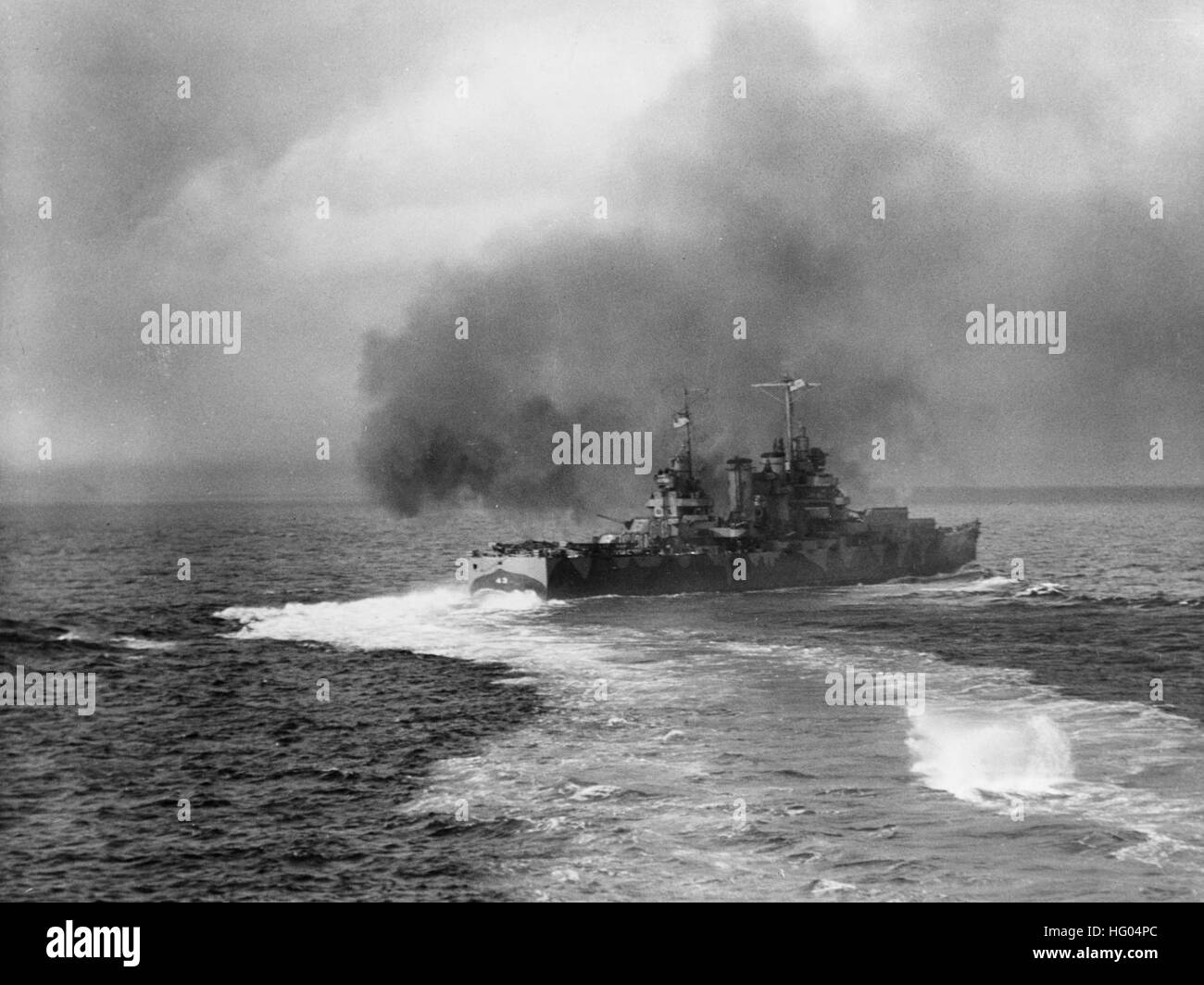 USS Nashville (CL-43) bombarding Kiska Island on 8 August 1942 Stock ...