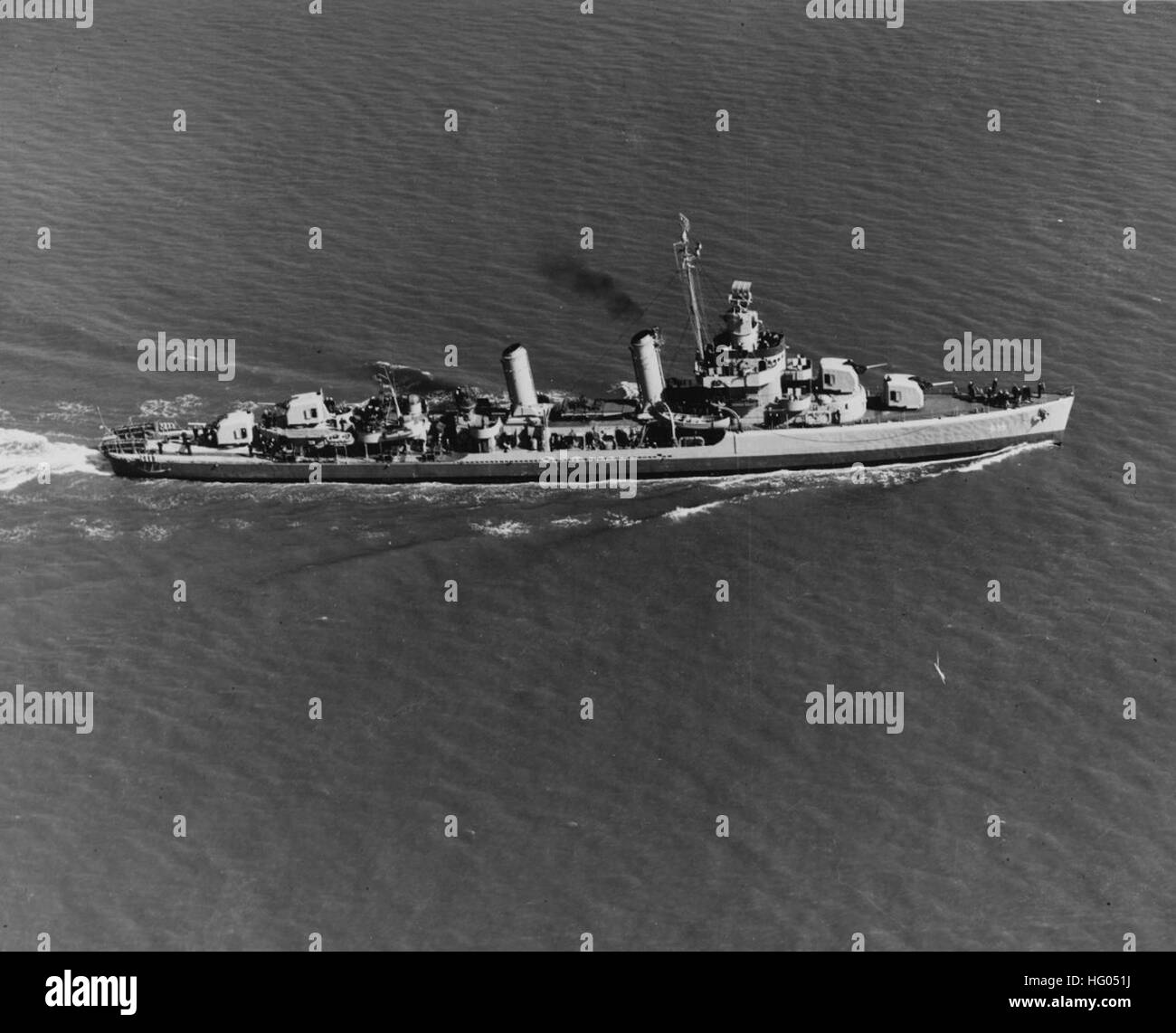 Destroyer USS Shubrick (DD-638) underway at sea in 1943, showing deck ...