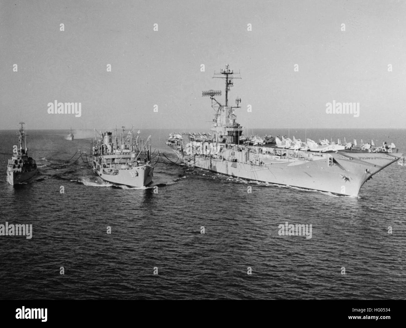 Uss shangri la hi-res stock photography and images - Alamy